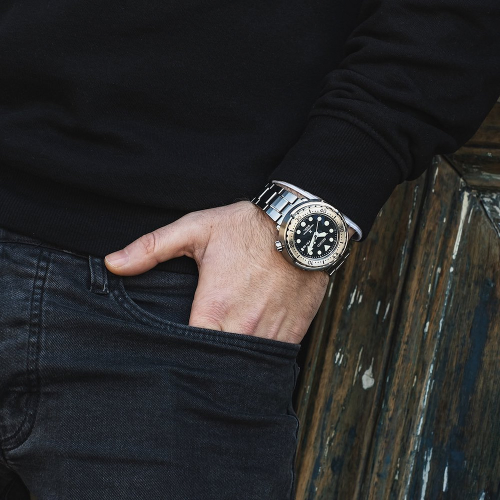 SEIKO 精工 PROSPEX 鮪魚罐頭 300米潛水石英錶(S23633J1/7C46-0AN0S) - PChome 24h購物